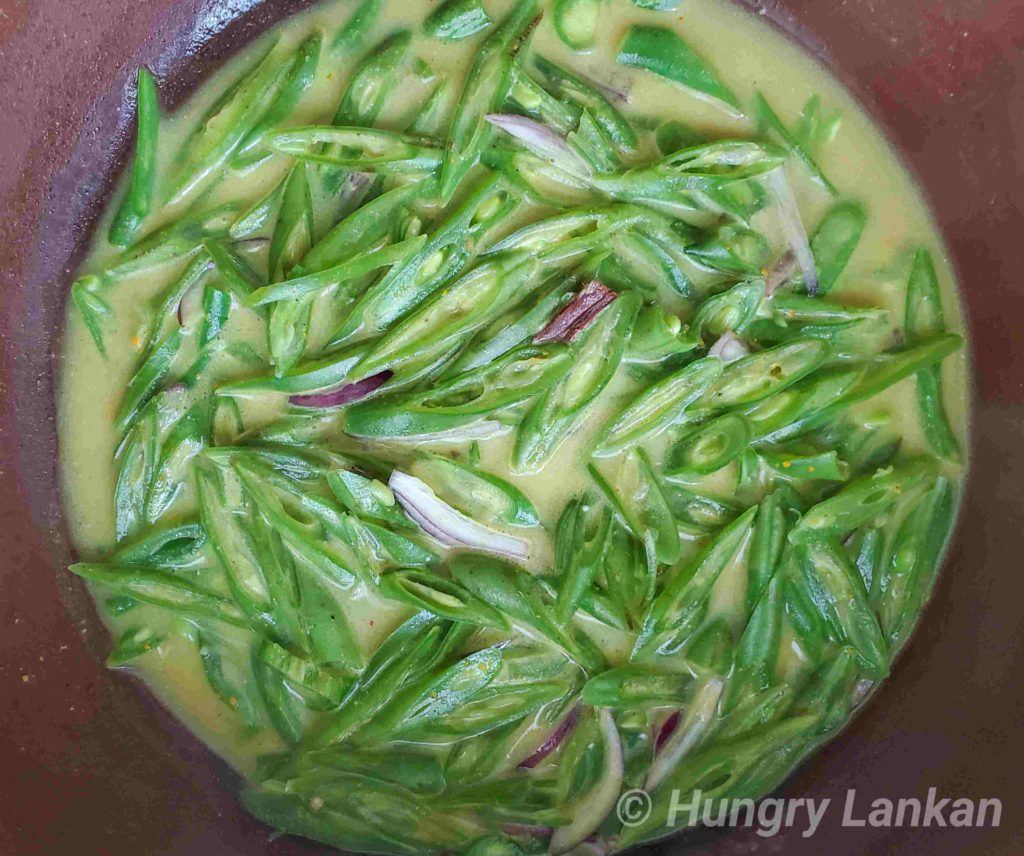 Vegan green bean curry with coconut milk - Hungry Lankan