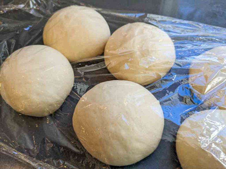 Sri Lankan Kimbula Buns - Hungry Lankan
