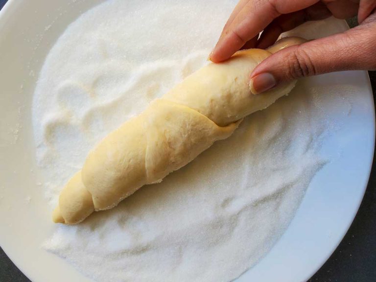 Sri Lankan Kimbula Buns - Hungry Lankan