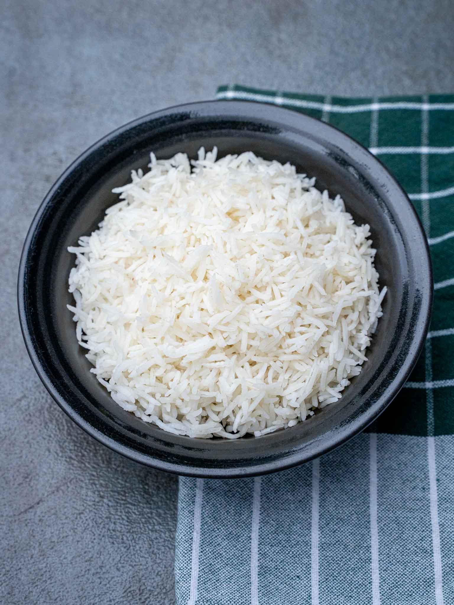 Instant Pot Chicken and Rice - Hungry Lankan